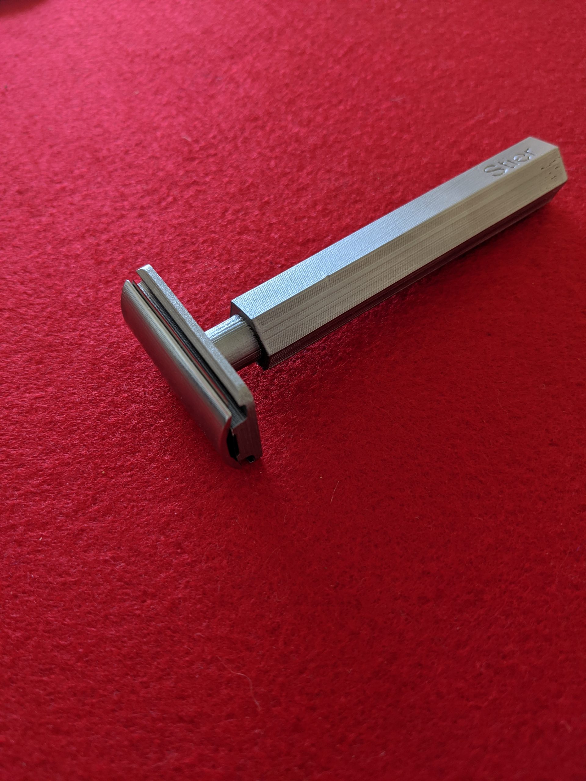 Personalized safety razor – PARATRON